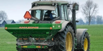 ForFarmers Nederland - kalver drinkautomaat met 28 zenders